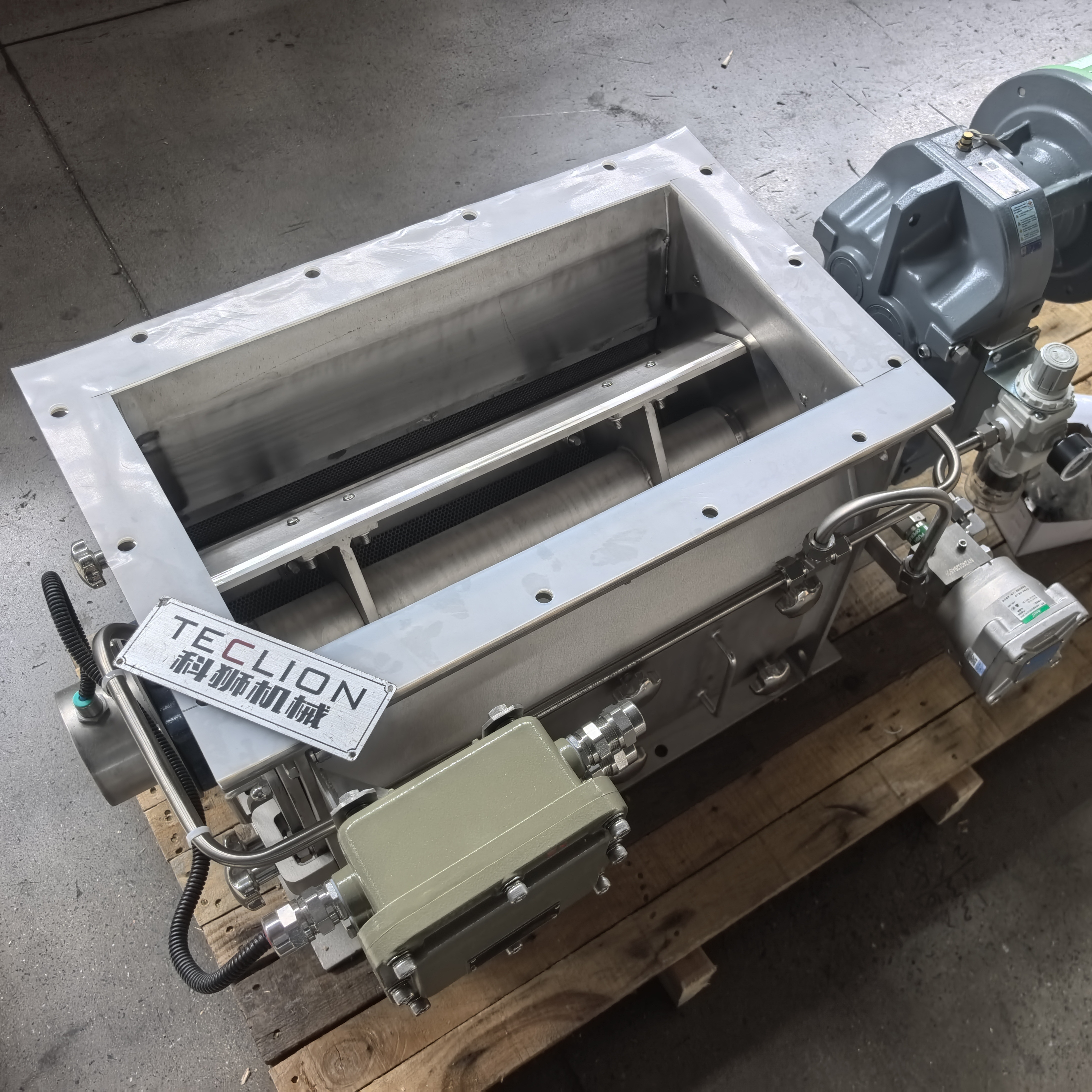 Stainless Steel Lump Breaker for Powder Deagglomeration